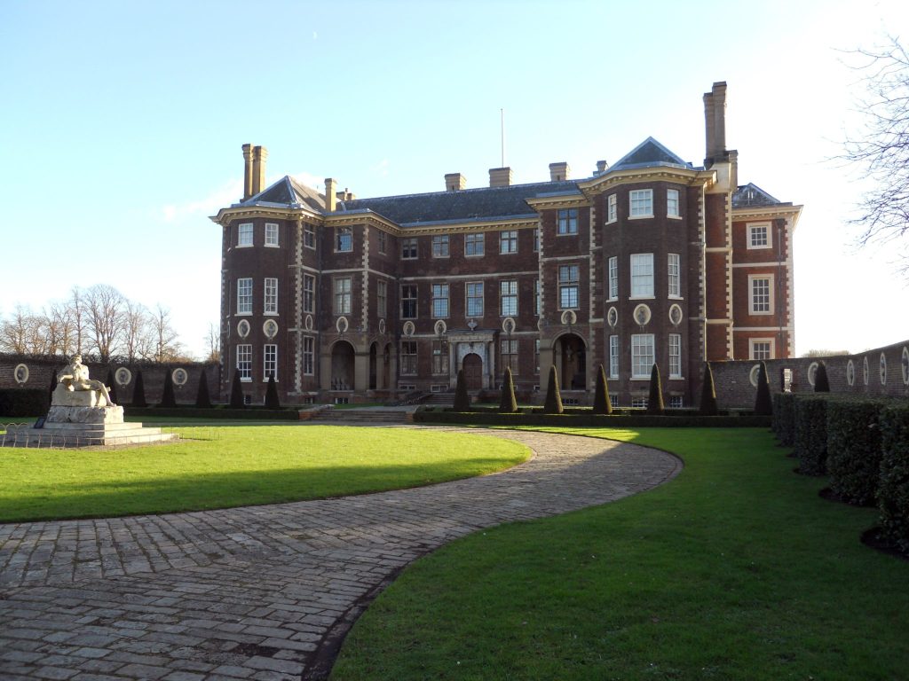 Listed Buildings & Solar Panels: What Are The Rules? - Project Solar UK